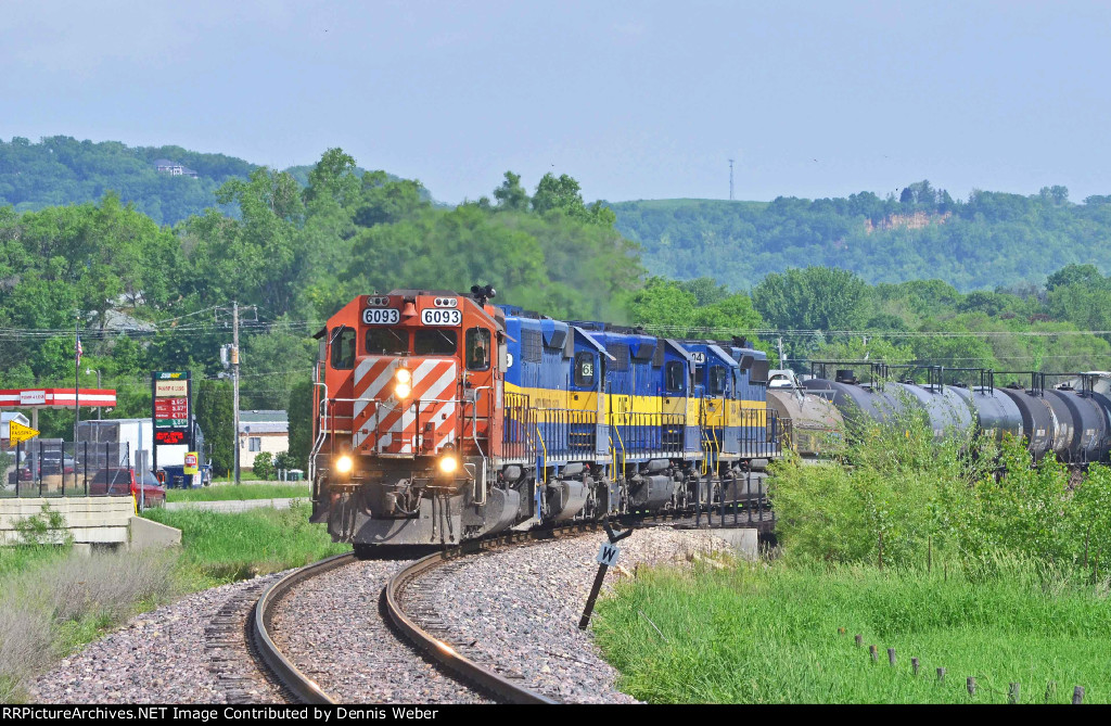 DM&E 6093, ICE's Marquette Sub.